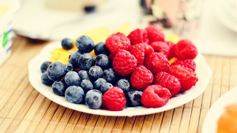 Gaining Height Naturally: 11 Foods That Help You Grow Taller