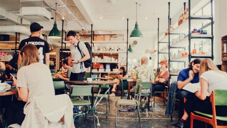 8 Major Signs of Low Intelligence and How to Spot Them