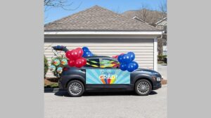15 Memorable Graduation Car Decorating Ideas