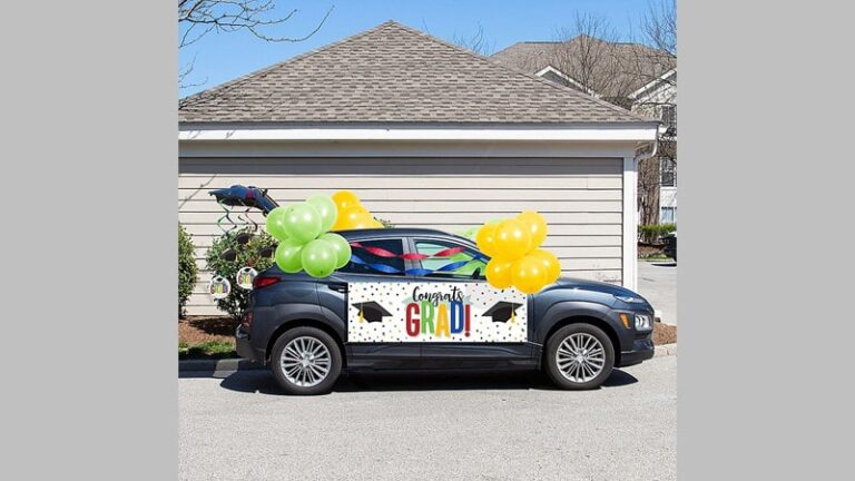 15 Memorable Graduation Car Decorating Ideas