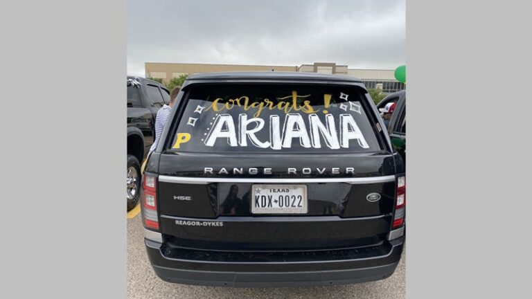 15 Memorable Graduation Car Decorating Ideas