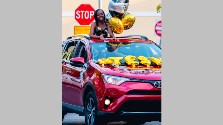15 Memorable Graduation Car Decorating Ideas