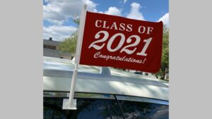 15 Memorable Graduation Car Decorating Ideas